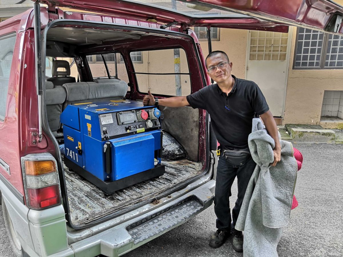 Walk In Customer Rents Genset In Malaysia | Ultra Portable
